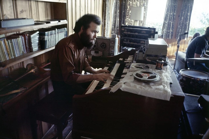 Garth Hudson, the last surviving founding member of The Band, has died ...