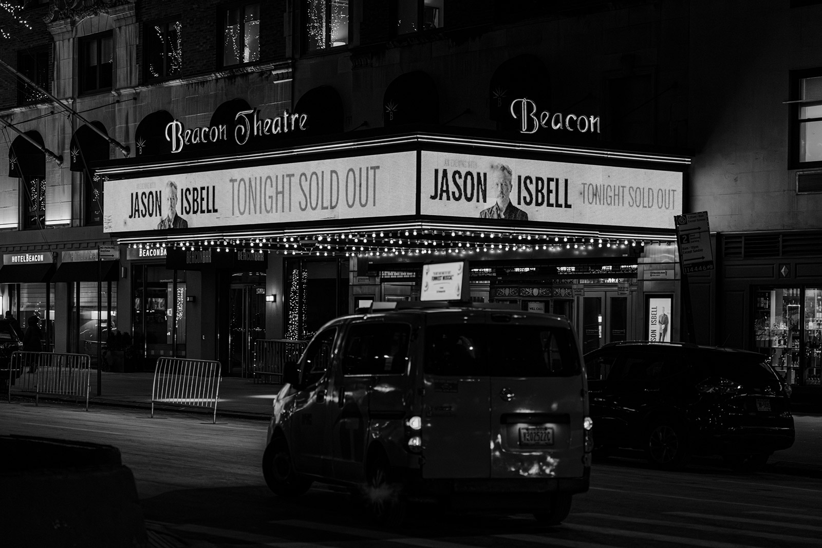 Jason Isbell played 2 solo shows at Beacon Theatre (pics, setlists)