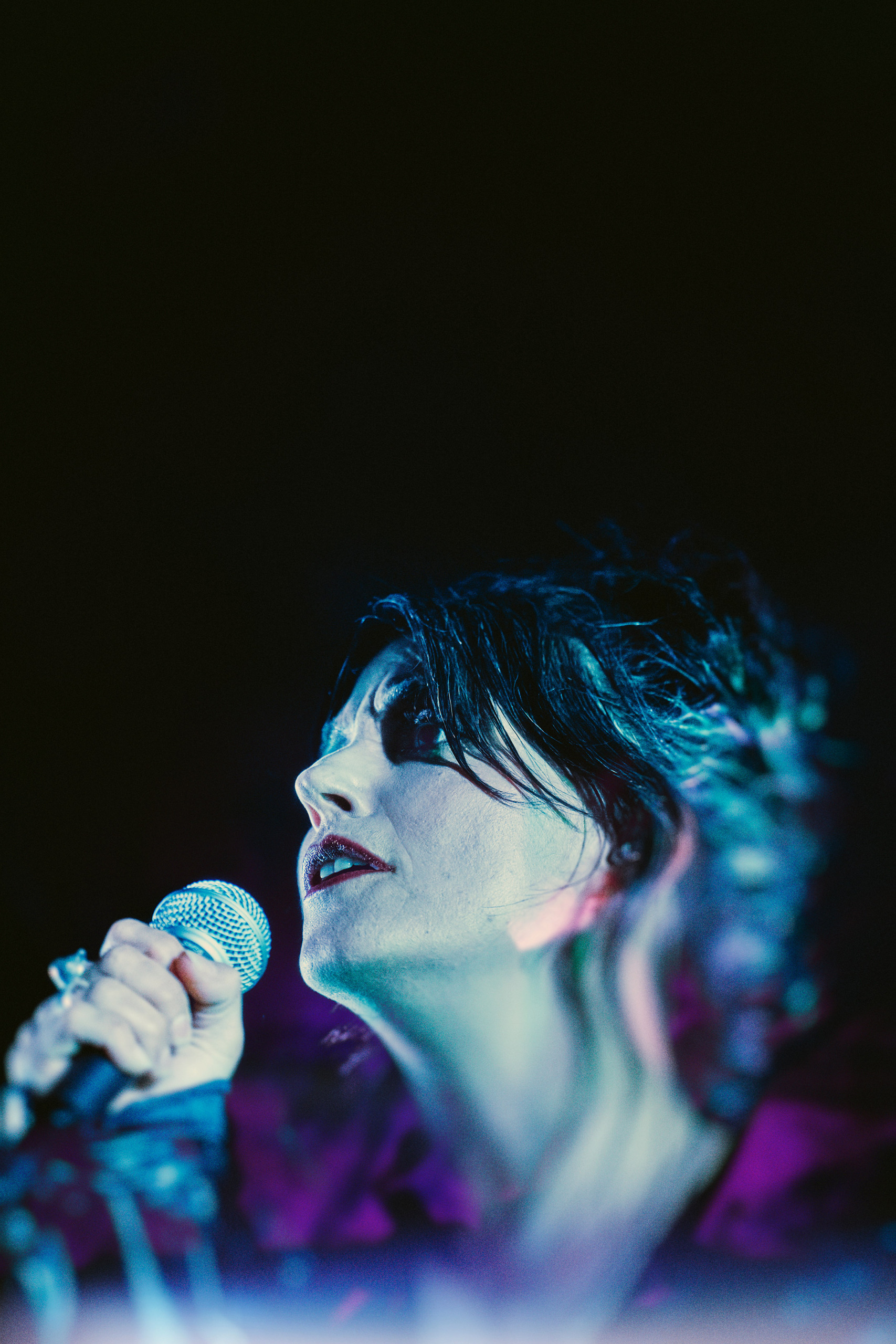 Sharon Van Etten & The Attachment Theory played Brooklyn Steel with ...