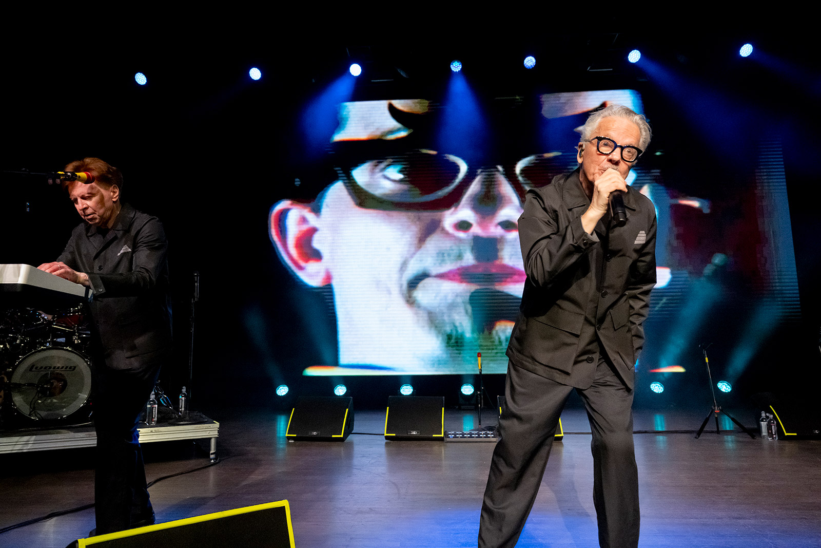DEVO brought "50 years of De-Evolution" to Brooklyn Paramount (pics ...