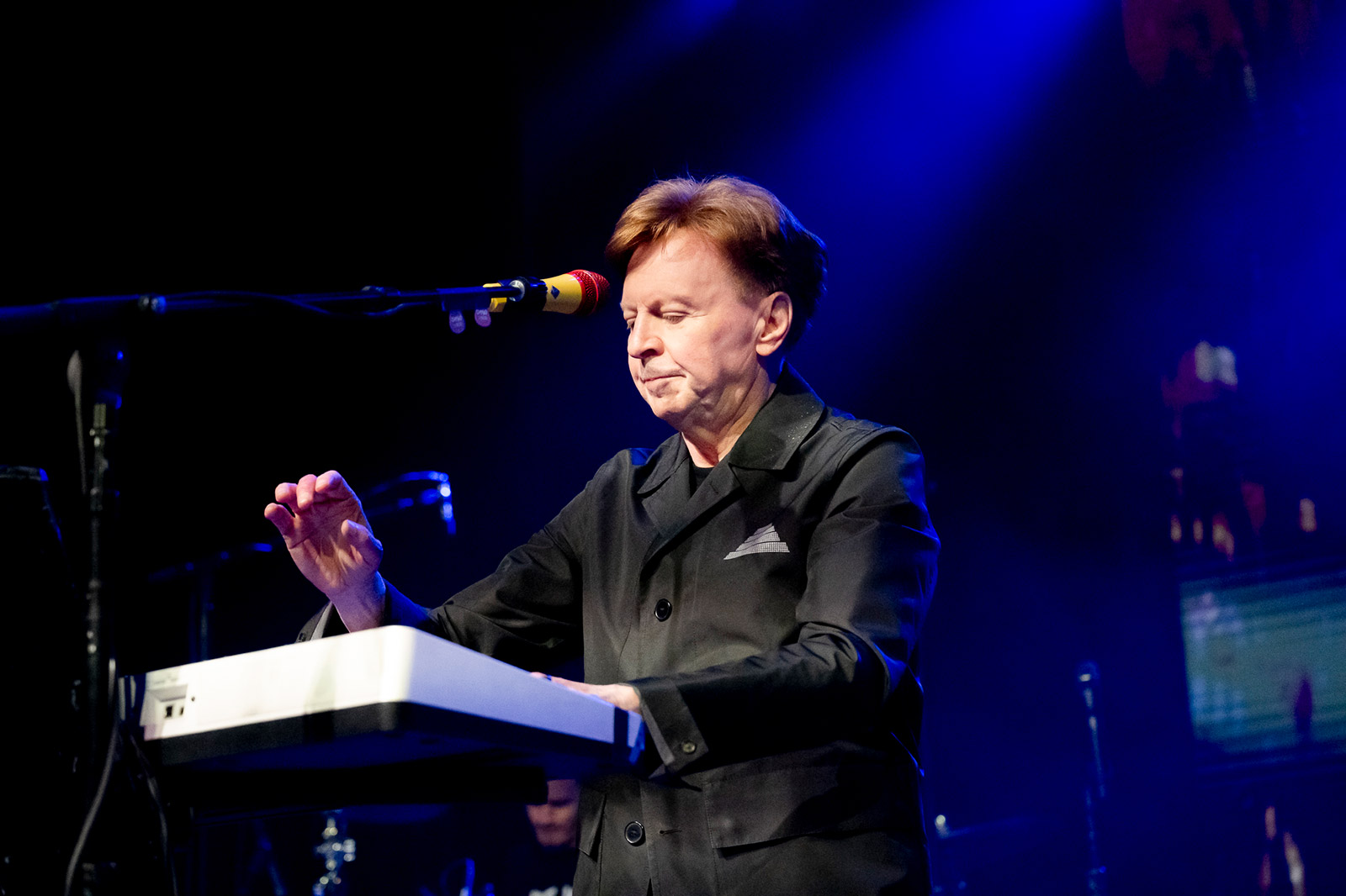 DEVO brought "50 years of De-Evolution" to Brooklyn Paramount (pics ...