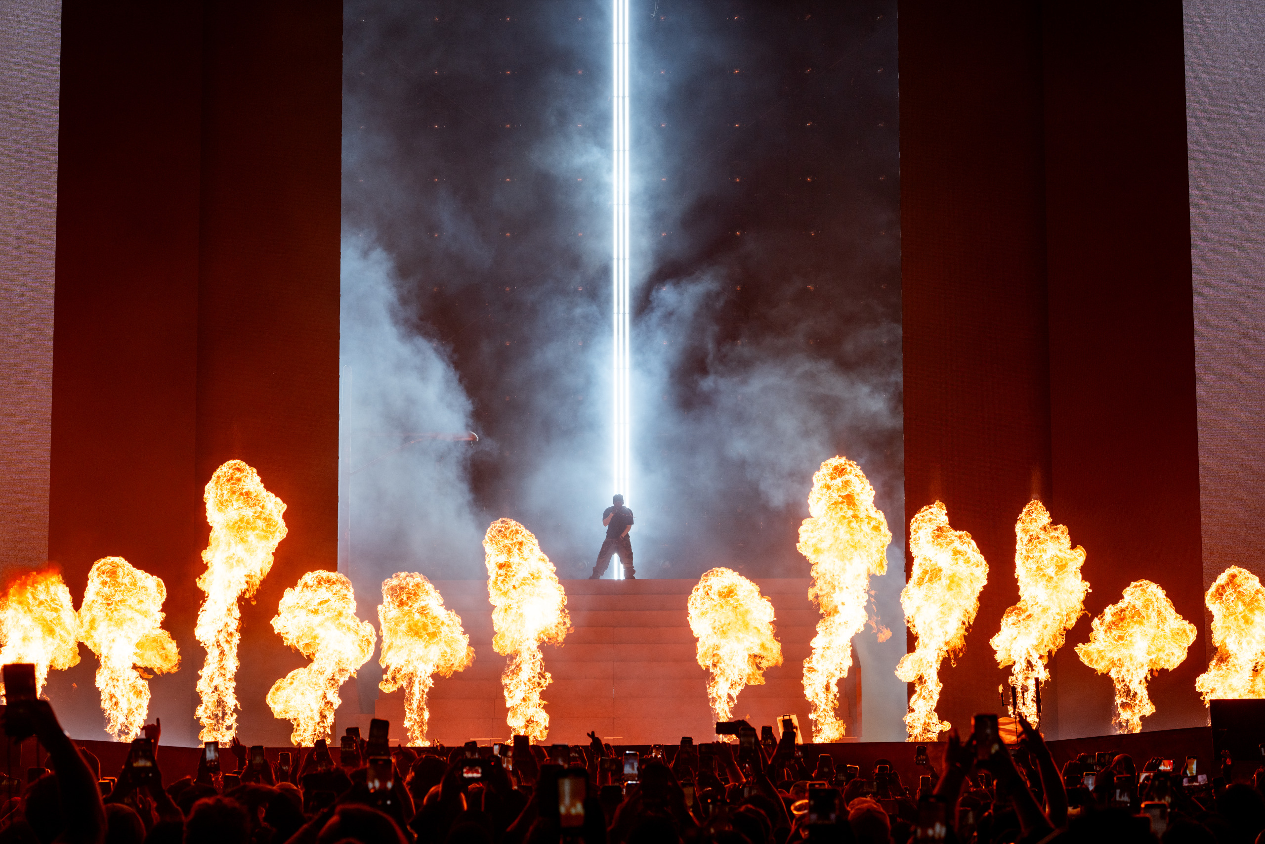 Kendrick Lamar & SZA are a dynamic duo on their epic Grand National Tour - MetLife Stadium review