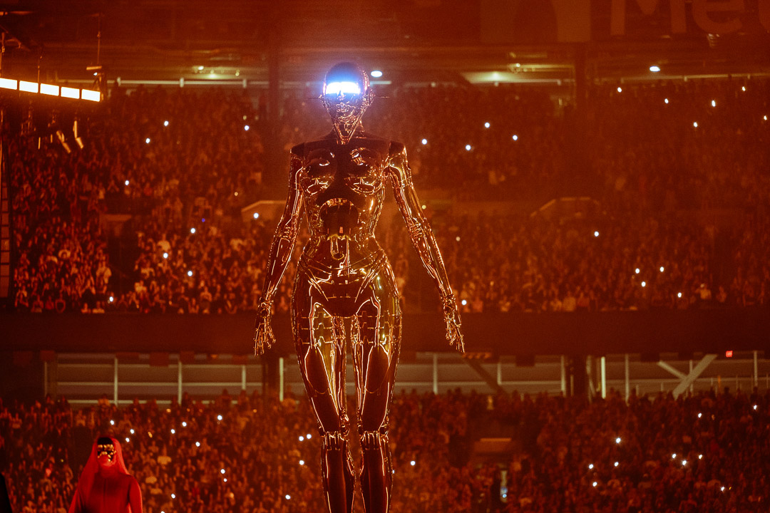 The Weeknd began MetLife Stadium run (pics, video, setlist)