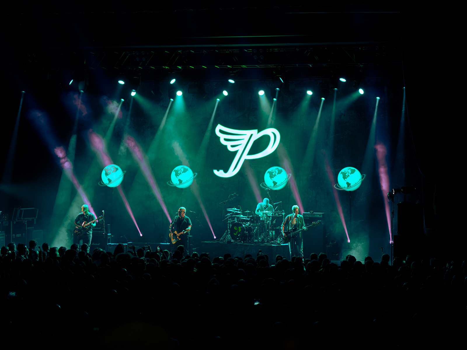 Pixies played 'Bossanova' & 'Trompe Le Monde' at Brooklyn Paramount ...