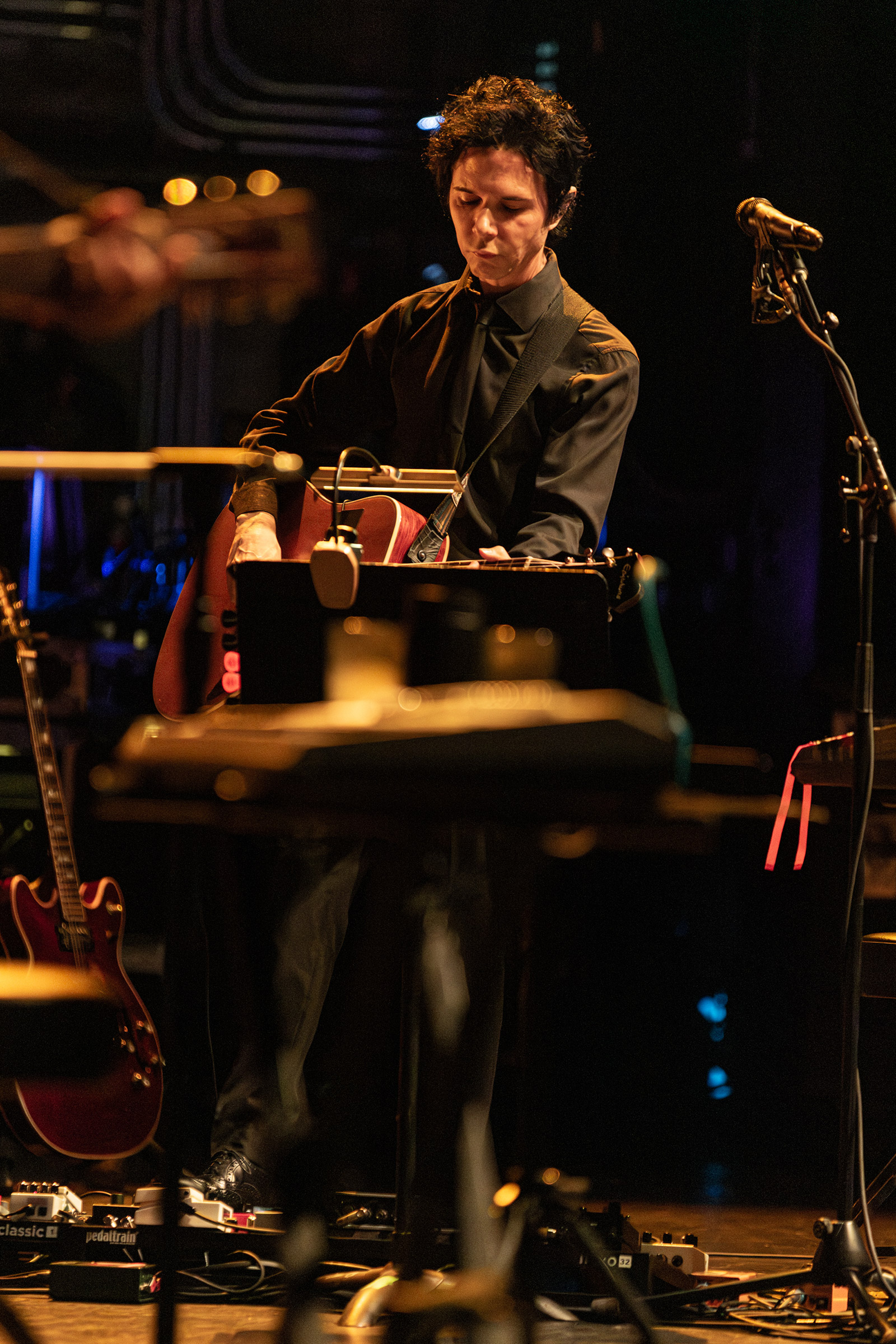 Yeah Yeah Yeahs wrapped up Hidden in Pieces tour with 3 Beacon Theatre ...