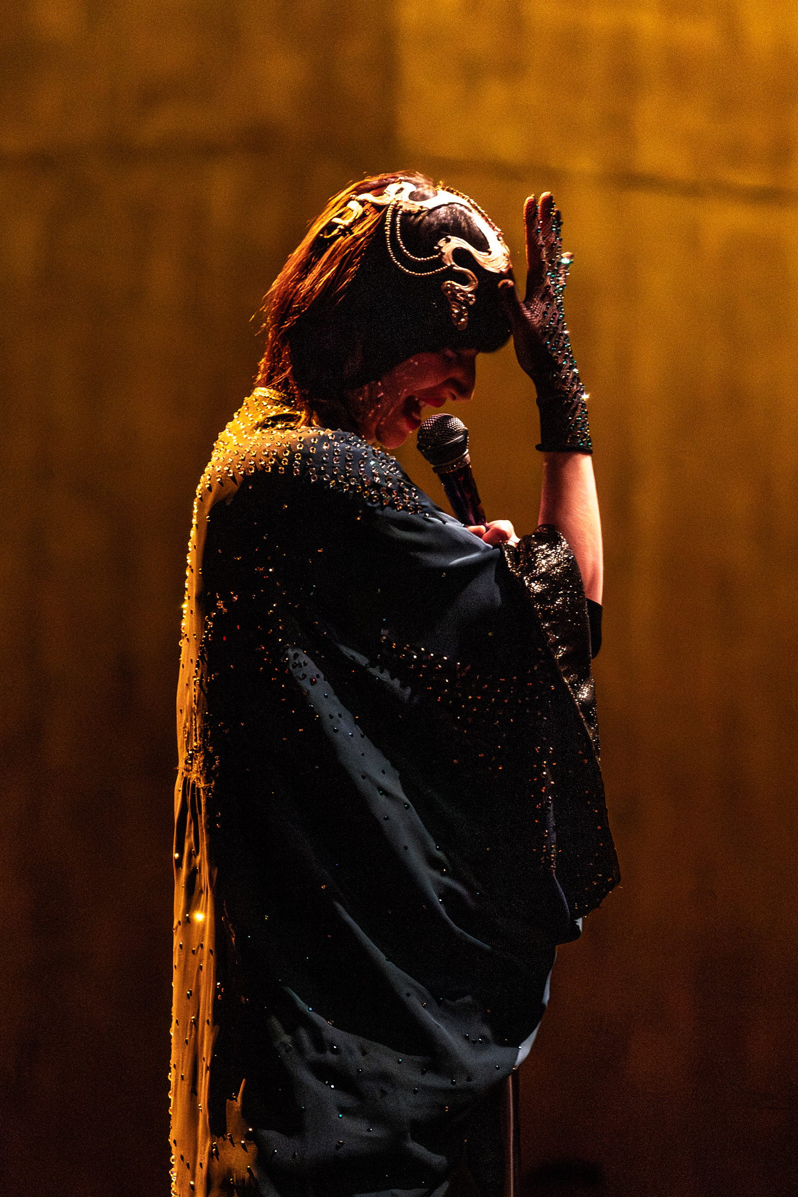 Yeah Yeah Yeahs wrapped up Hidden in Pieces tour with 3 Beacon Theatre ...