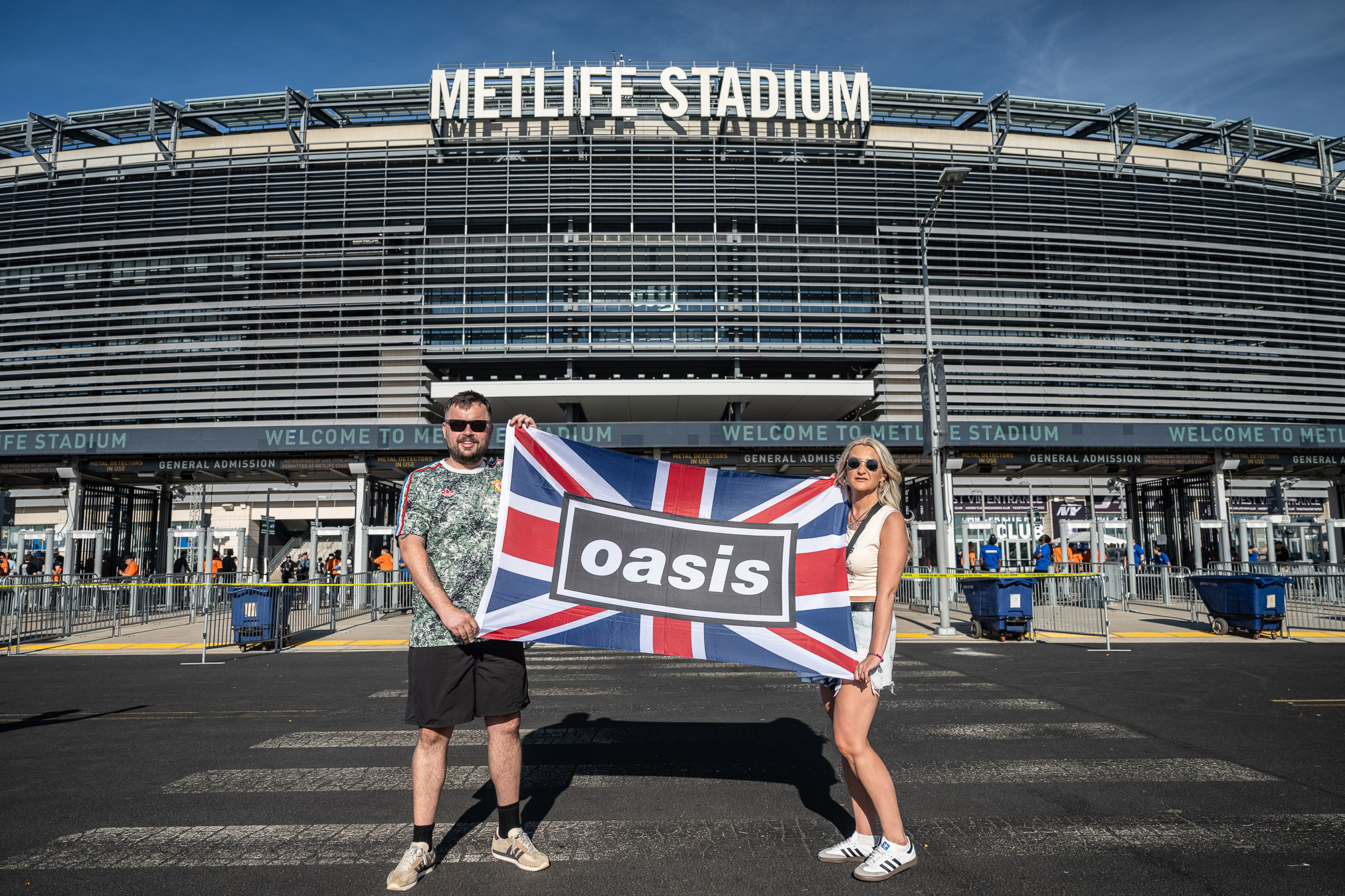 Oasis brought Britpop classics, bucket hats & fireworks to Metlife ...