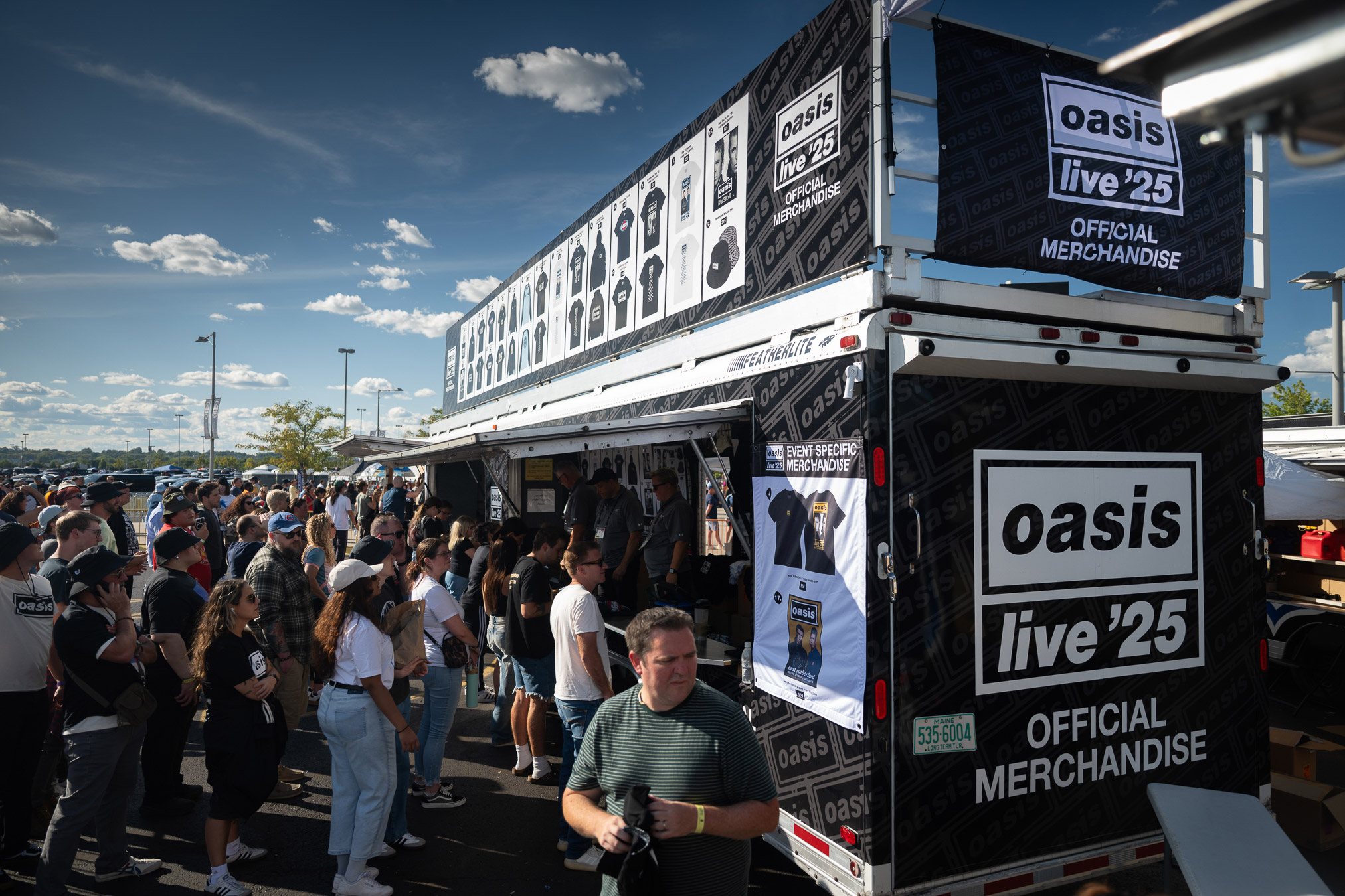 Oasis brought Britpop classics, bucket hats & fireworks to Metlife ...
