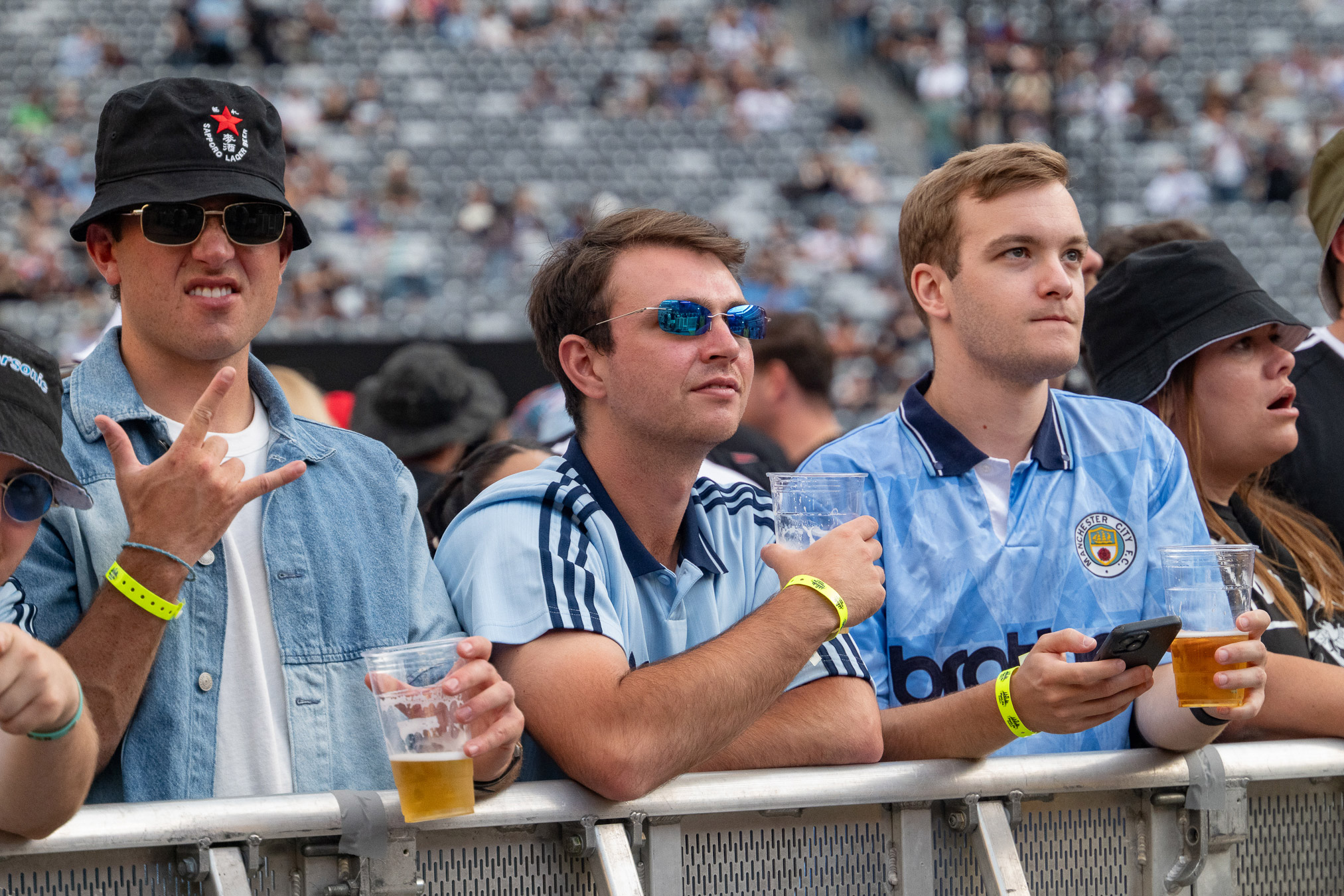 Oasis brought Britpop classics, bucket hats & fireworks to Metlife ...