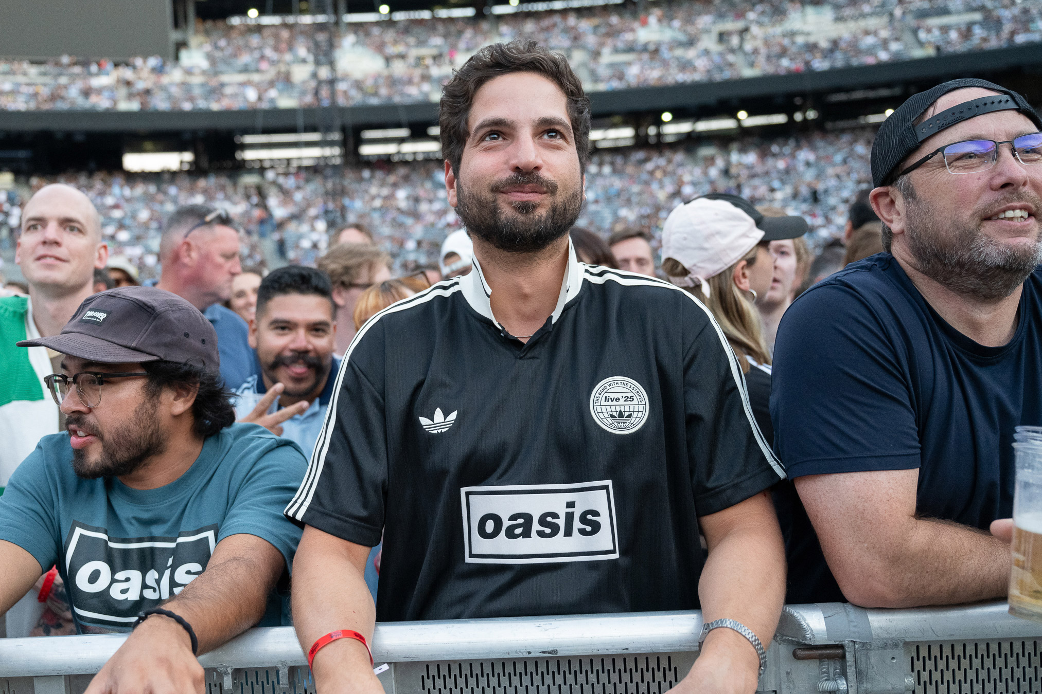 Oasis brought Britpop classics, bucket hats & fireworks to Metlife ...