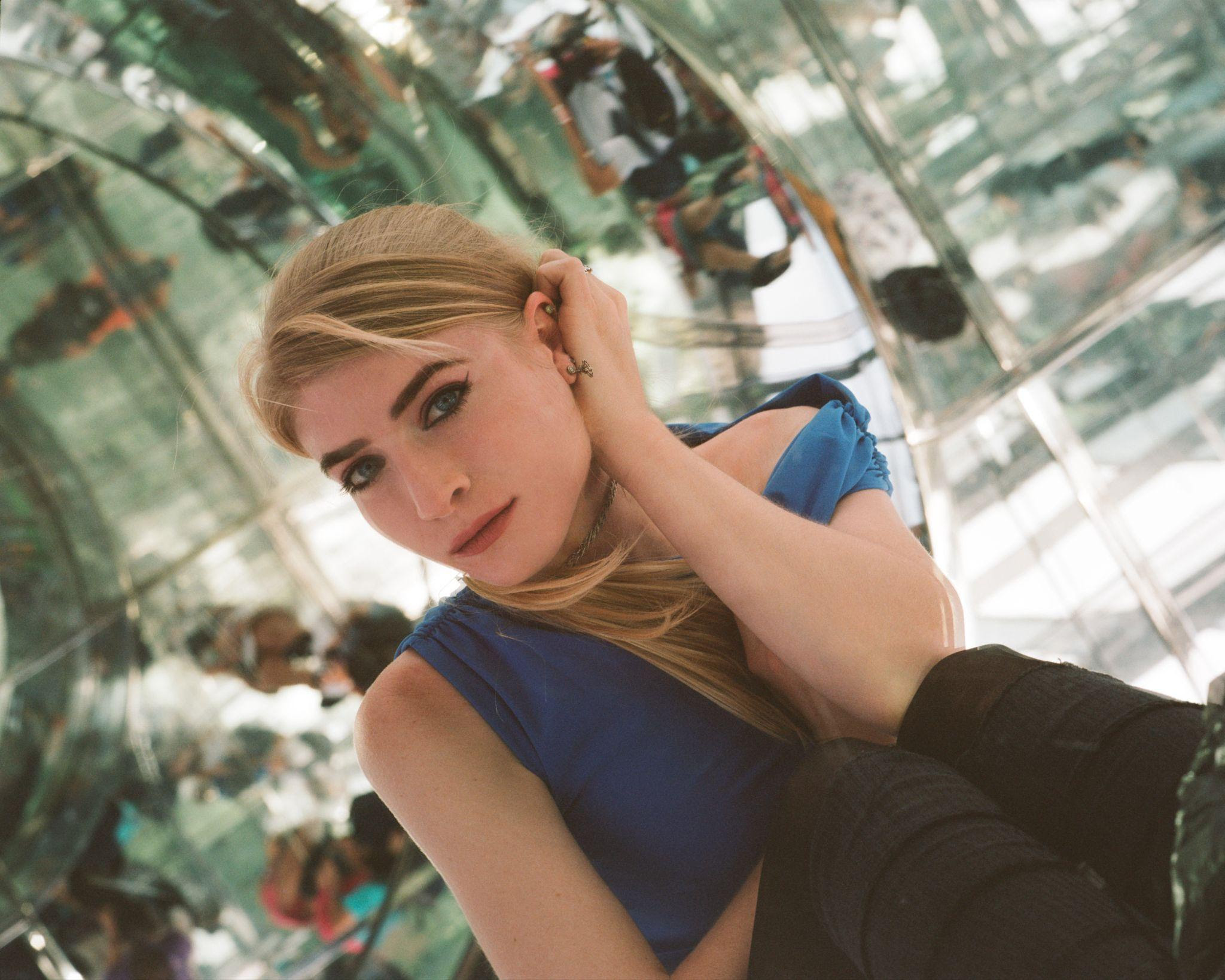 Kelly Moran announces new album & US tour, shares "Echo in the Field"