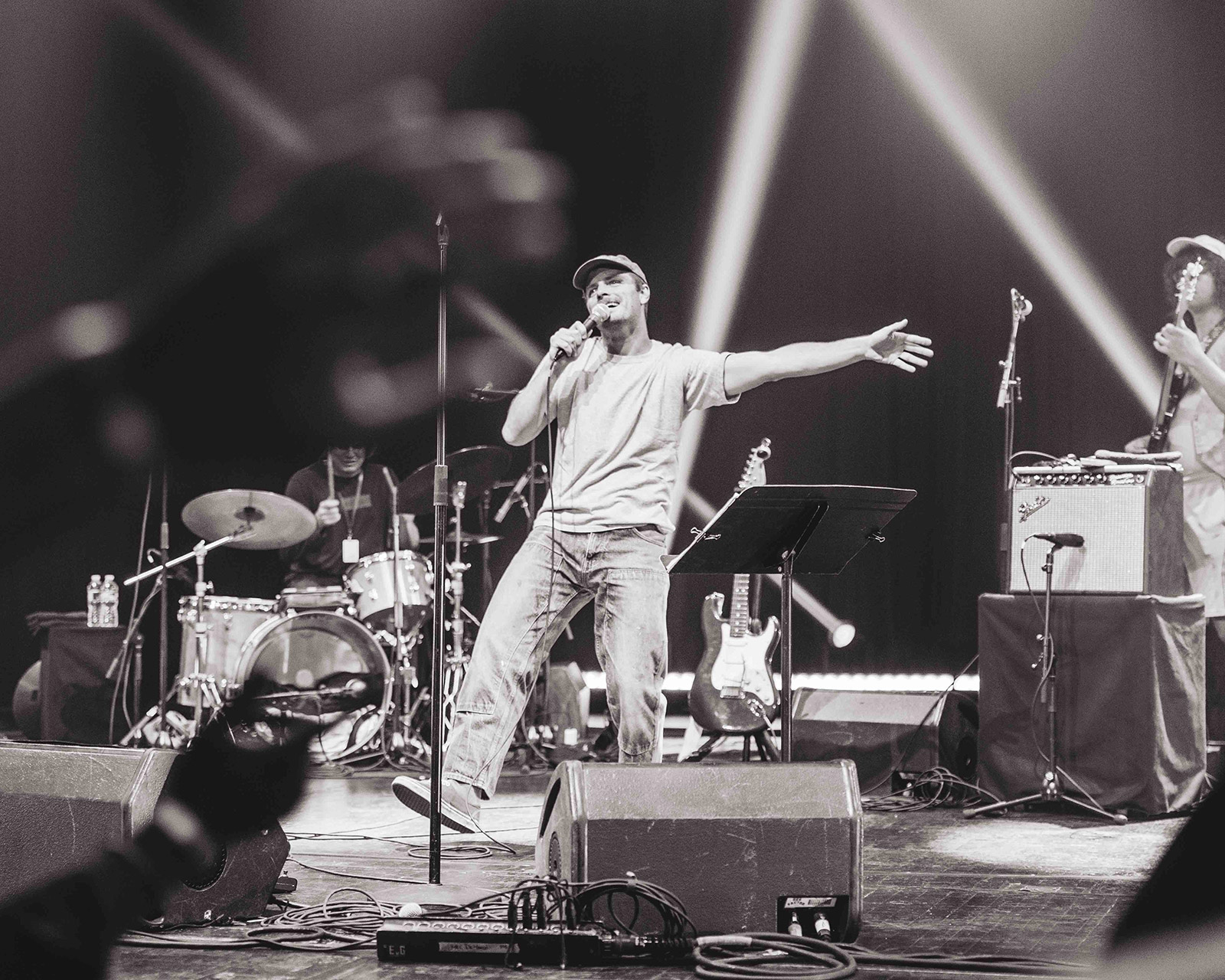 Mac DeMarco played 2 Radio City Music Hall shows (pics, video, setlists)