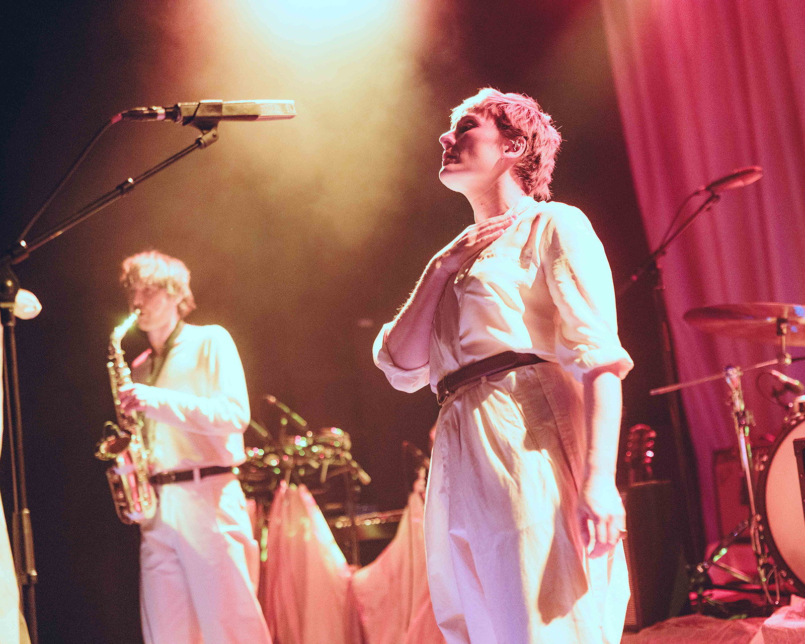 Cate Le Bon brought out St. Vincent at Irving Plaza show with Frances ...