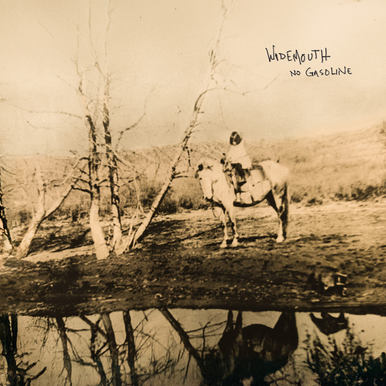 Widemouth share "Raincoat" off debut LP 'No Gasoline'
